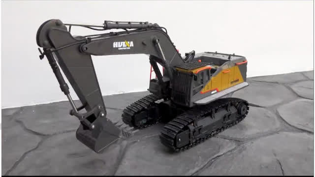 电动声光挖掘机液压缸故障了,通道挖掘机来帮忙