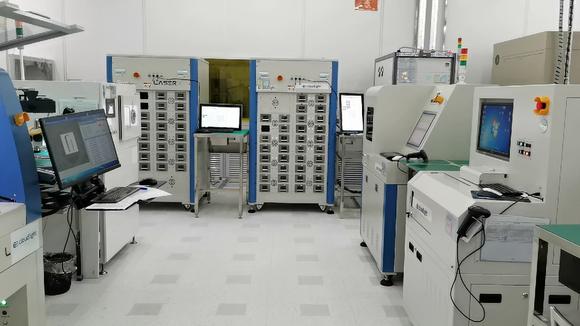 高端5G光通讯公司自动化生产车间