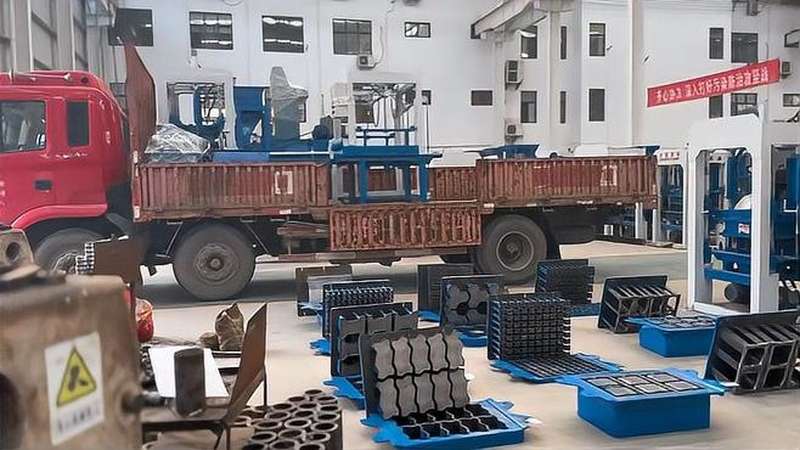 3-15全自动液压水泥砖机枫叶植草砖马镫垫块内衬条支撑垫块