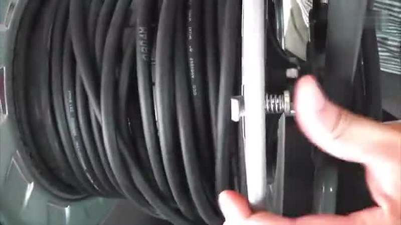 有夹线功能 的移动电缆盘使用更省心