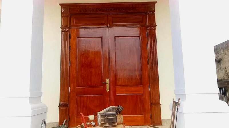 一扇实木门一千多,看了制作过程成本不到400,手艺很值钱