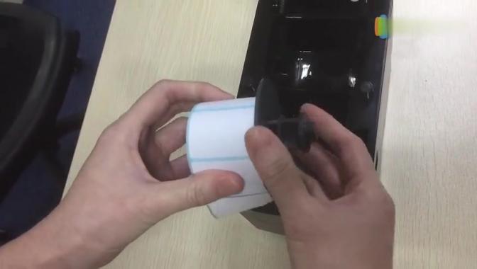 标签机如何安装打印纸