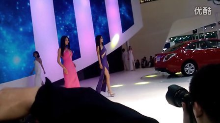 2013上海车展 美女车模1