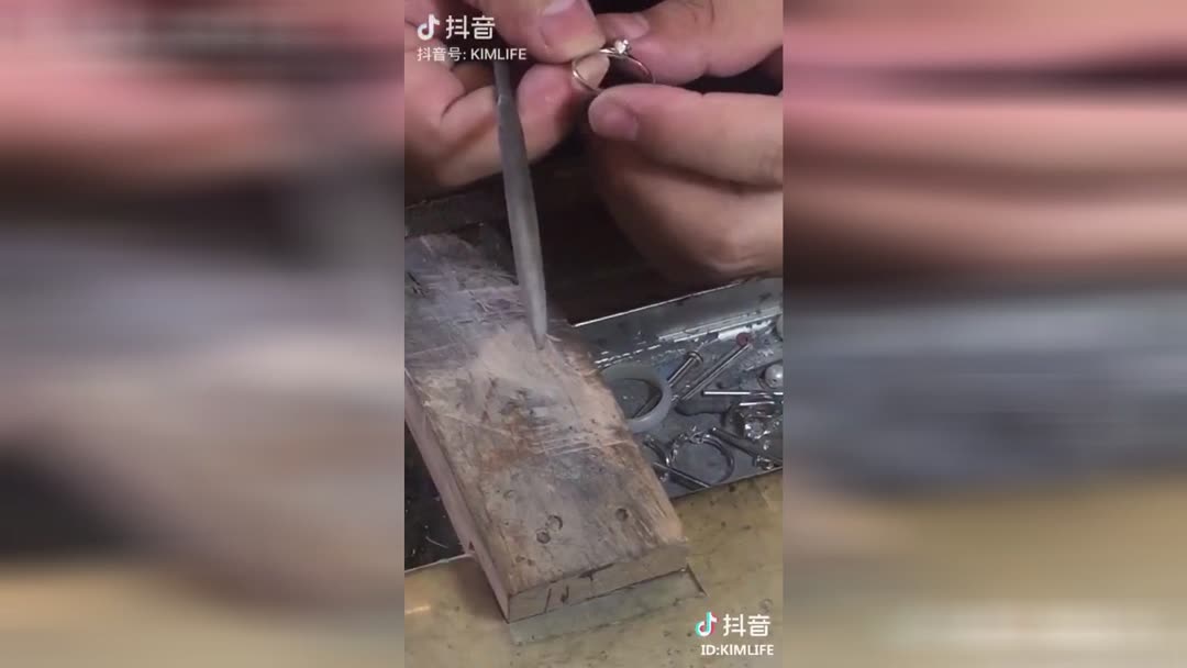 金利福珠宝小剧场-戒指改圈 黄金钻石