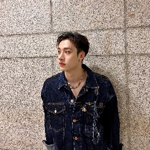 澳洲小狼嗷呜嗷呜 