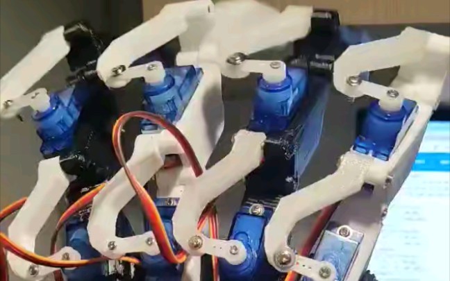 ...小龟主控板制作,便捷性和灵敏度相比第一代使用arduino有了很大提升