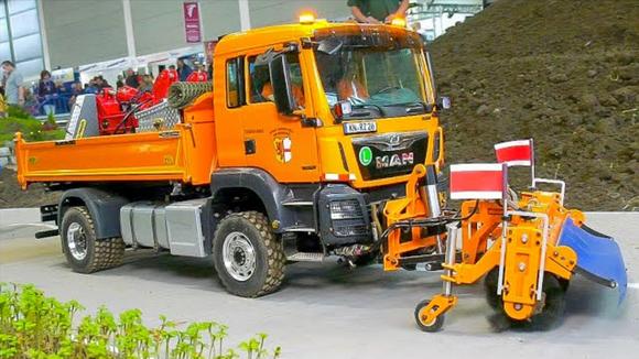 大卡车挖掘机模型玩具展示