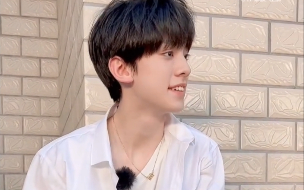 【左航】【微博视频】220924 忙了一天回来。还没睡醒嗦。