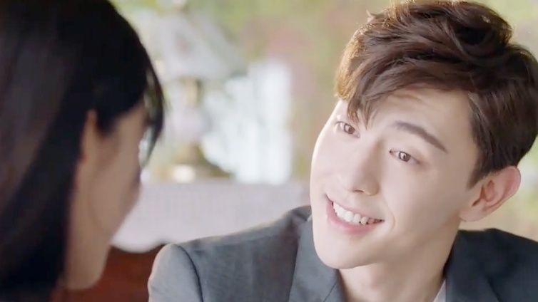 娱乐圈演员现状奇怪,邓伦手把手教杨颖演戏,而他却需要老师跟组