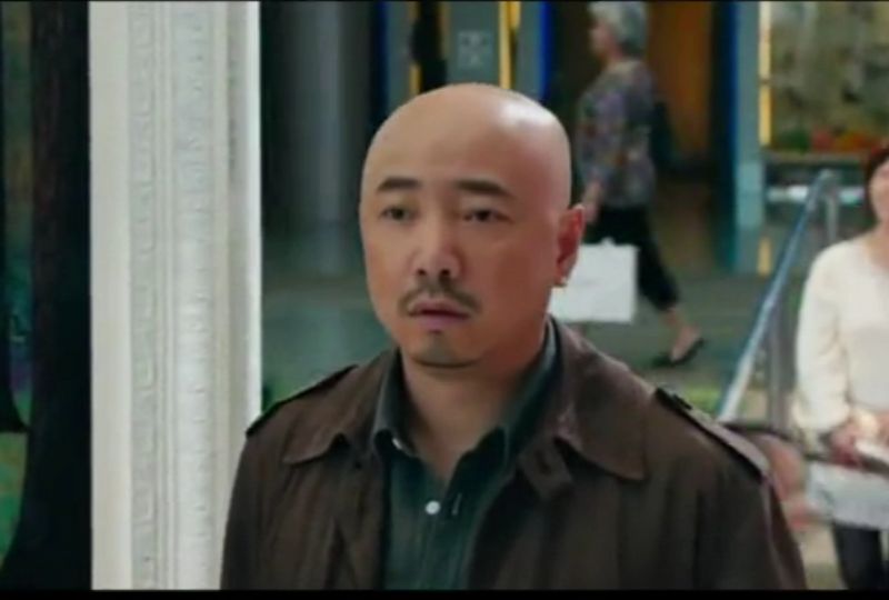 世界上最遥远的距离是我站在你身后,你却不认识我了