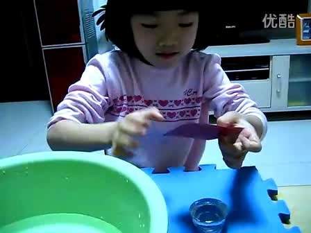 杯子倒立水不漏