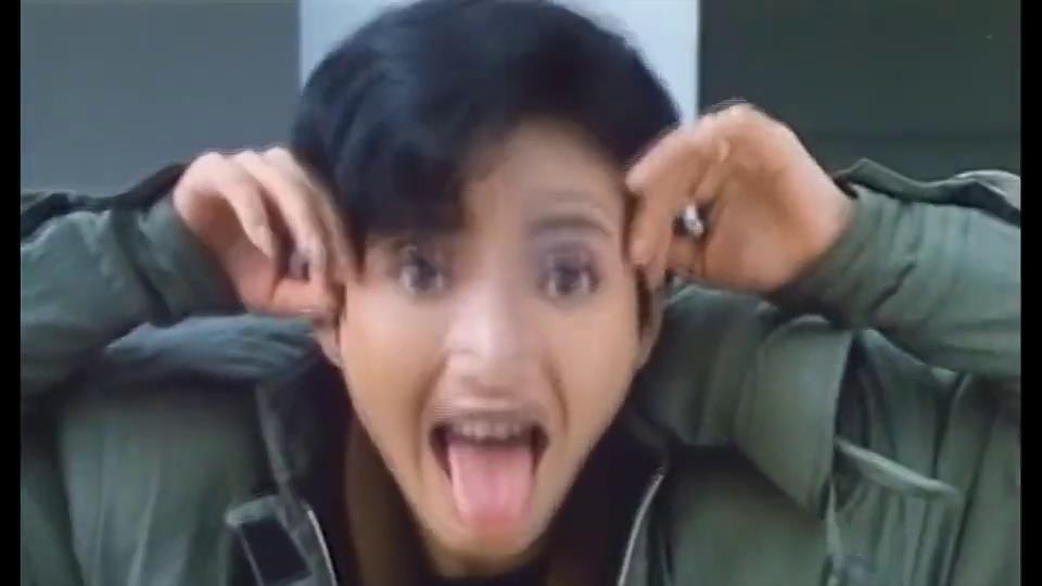 这一伙都是人才,每人模仿一种动物,连老母鸡都被催眠了