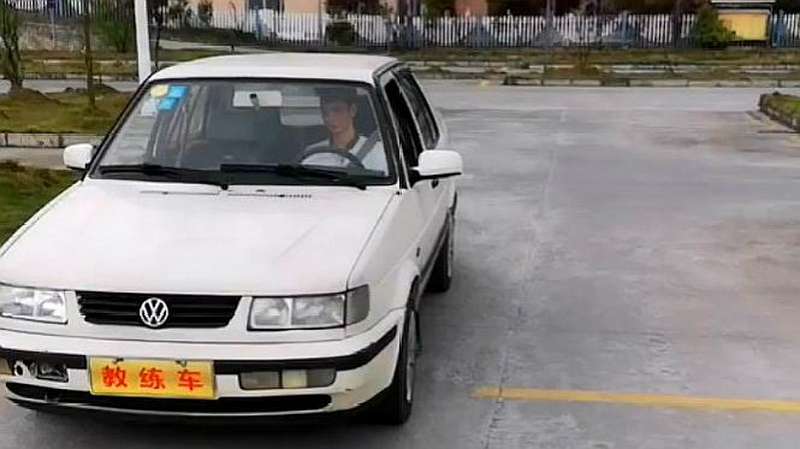 科目二“倒车入库”左倒库实战教学,简单易懂,让你一考就过!