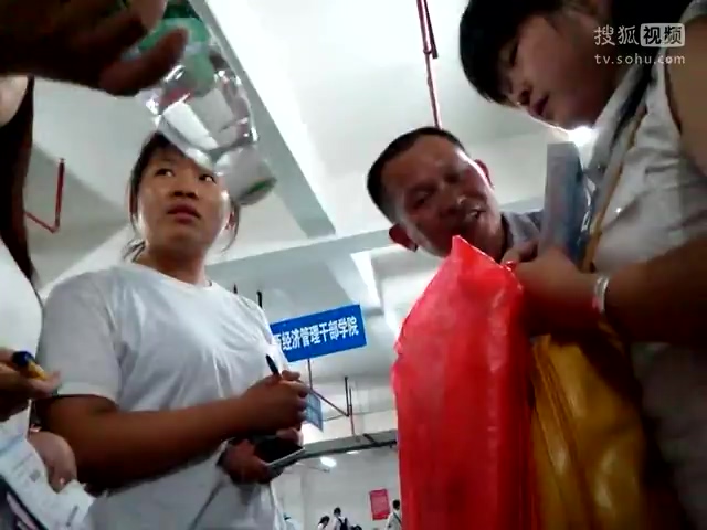 移动在南昌火车站冒充学校人员,借登记录取通知书名义激活电话卡