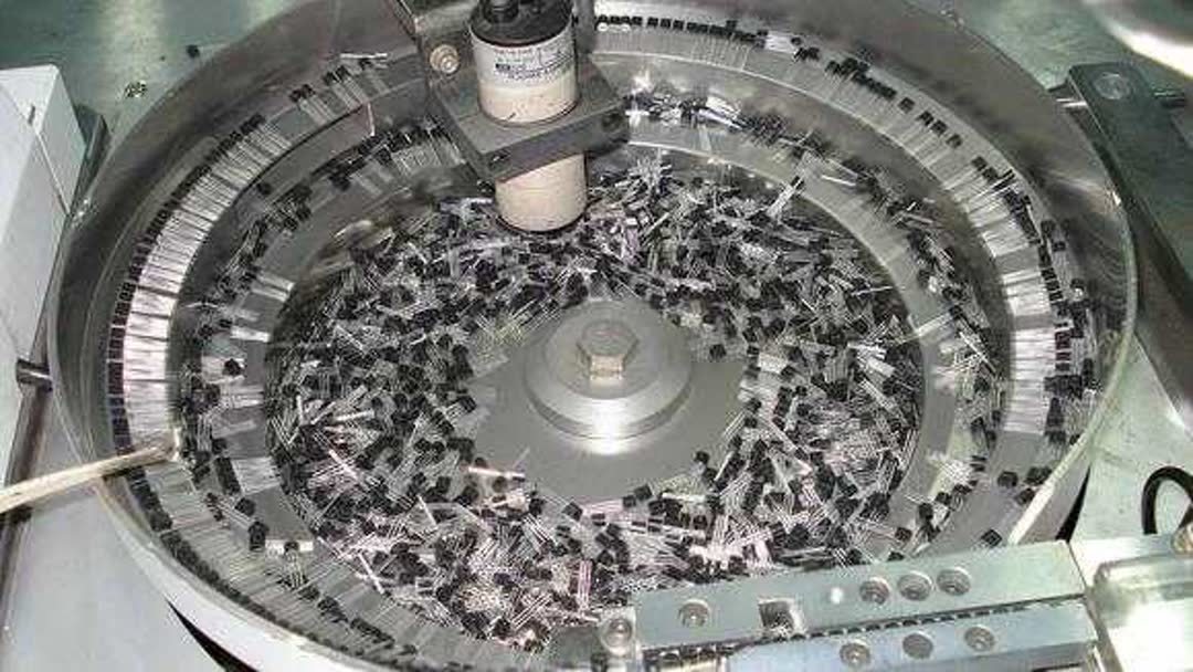 振动盘怎么工作的?振动盘应用于哪些行业?