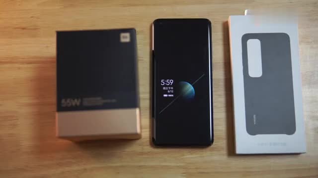 小米10至尊纪念版官方配件体验:有爵士的味了无线充电快过有线?
