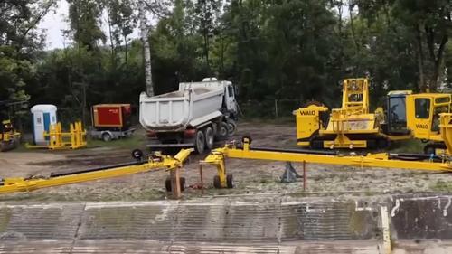 不多见的工程机械设备!修起路来事半功倍,令人敬佩