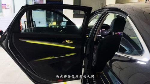 22款帕萨特加装车内氛围灯效果,隐藏功能开启电脑编程,中控控制