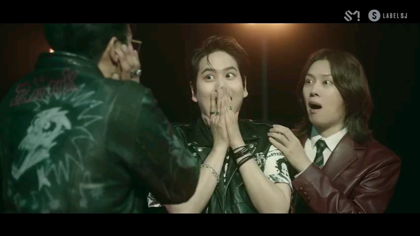 SuperJunior Extra cut视频(全员喜剧人,特哥穿女装就别跳sorry sorry啦...