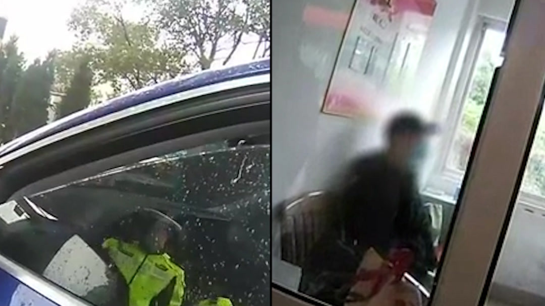 无锡:后排乘客未系安全带被教育,驾驶员神情紧张“露破绽”