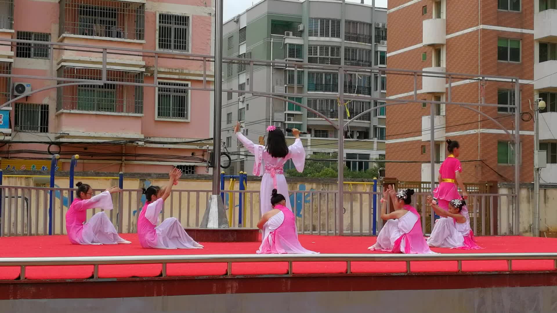 603班古诗新唱才艺表演