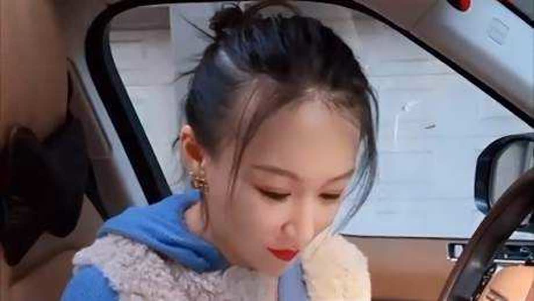 小姨参加前男友婚礼,被帅哥盯上误以为是爱情,结果闹出了笑话