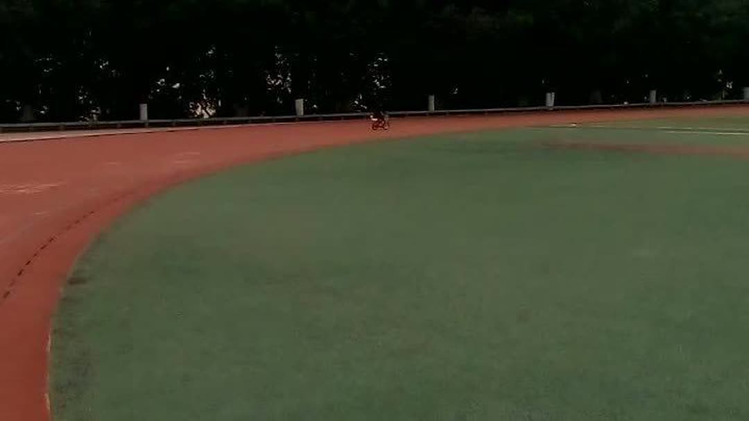 太激动了,一小时学会骑自行车