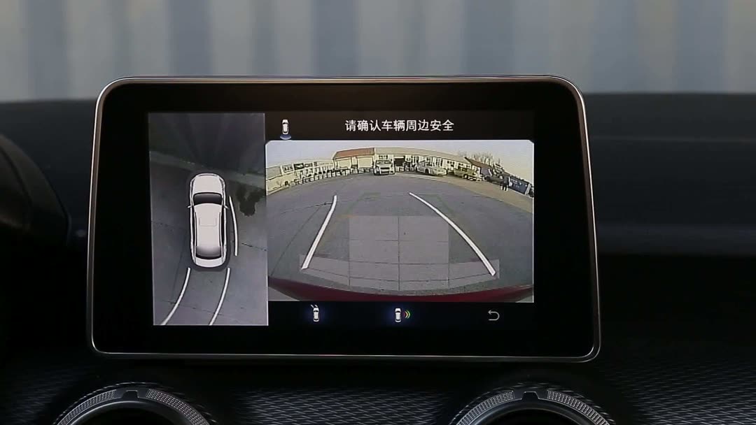 新手倒车时如何防止左右车尾部剐蹭?