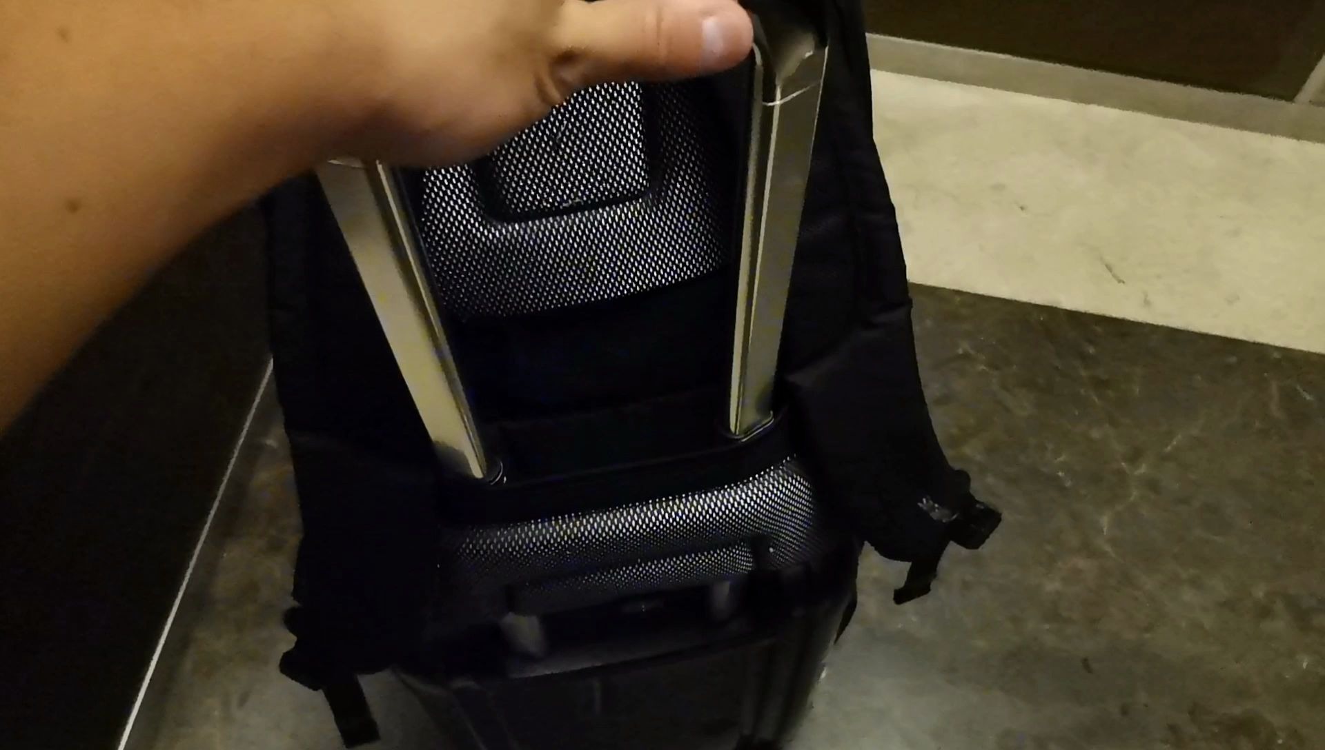 ...珠海-北京-秦皇岛。当时都没有口罩和体温监测,也不需要扫各种健康...