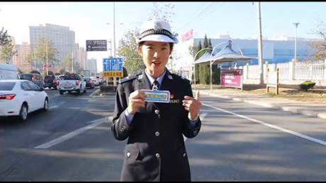 鲅鱼圈万达广场交通岗周边道路通行有变,提醒您按指示标志行走!