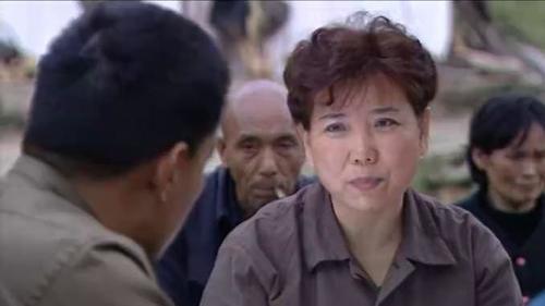 杨兵畜生不如,看老婆生了个傻儿子,一年四季不回家