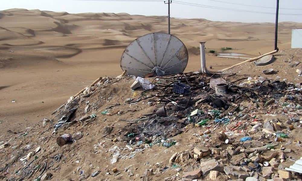 耗时30年将沙漠变绿洲,却被“这些人”给毁了,治沙人:好心疼