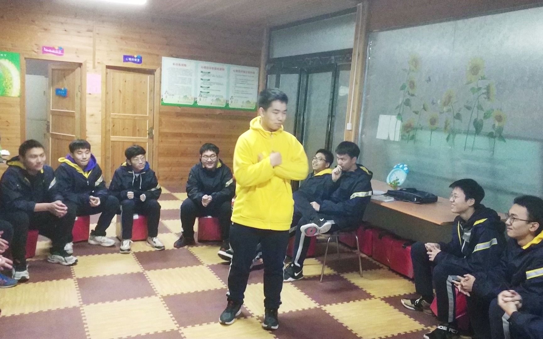 我在郑州市第二高级中学做视频系列之团体心理辅导活动精彩剪辑
