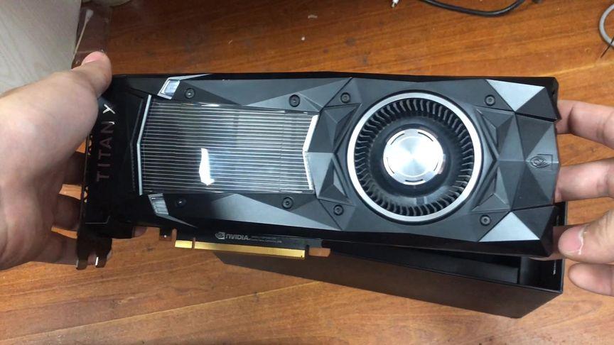 收了一块泰坦 XP12G 显卡  二手的还值七千多