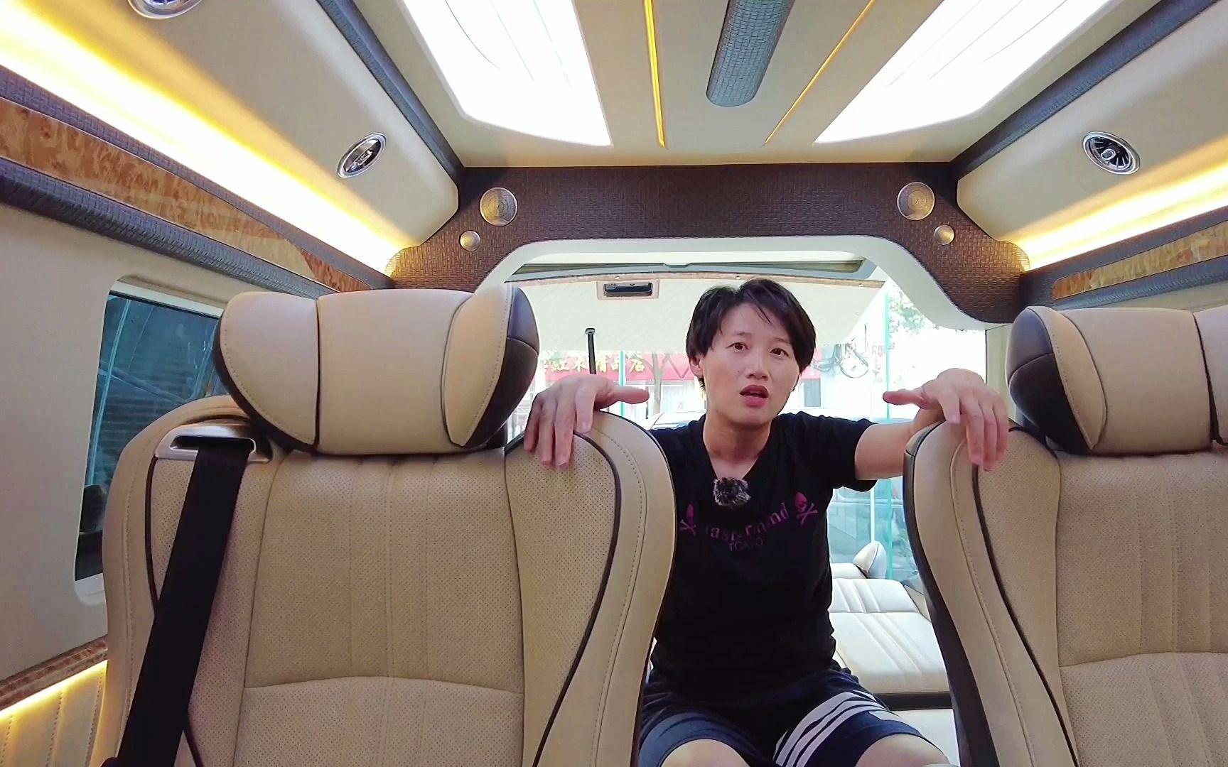 首席鉴车官 2022款原装进口丰田海狮9座商务车 国六全国落户 3.5lv6