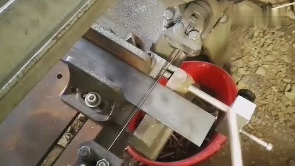 有了这神器,以后磨刀方便快捷多了,这发明太实用了