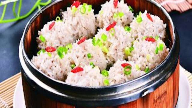 大厨独门珍珠丸子的做法,好吃又解馋,简单易学,上桌就抢吃光