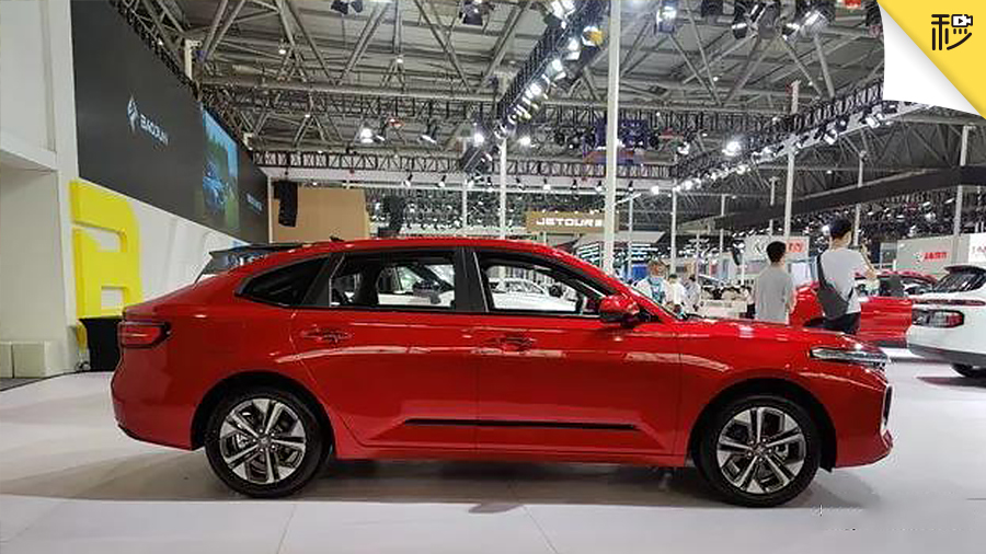 骄傲!中国的“埃尔法”售价23.98万元起 新几何C内饰让你尖叫