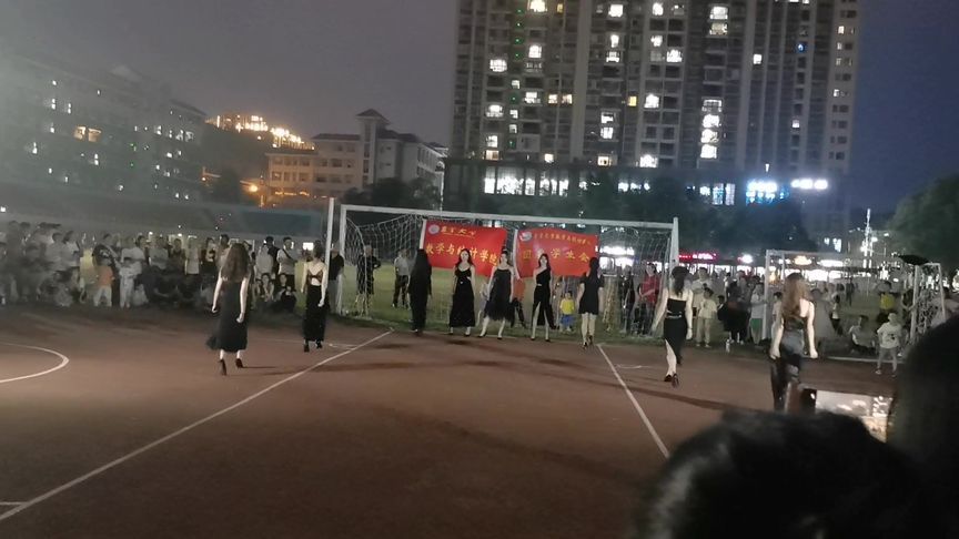 毕业晚会模特队走秀表演#记录校园生活 #校园晚会好嗨呦