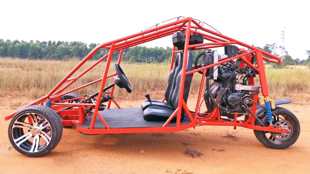 大哥手艺不凡,DIY一辆142马力倒三轮车,动力十足,轰鸣声很霸气