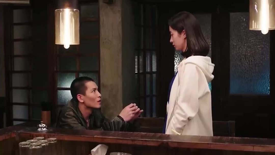 帅哥易拉罐手环当戒指,现场求婚,妹子立马就同意!