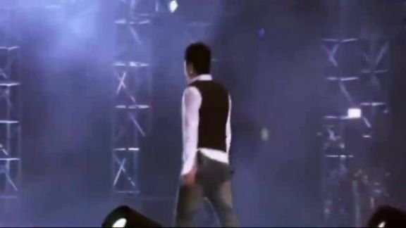 王杰演唱会唱完这一首歌,就离开了,歌迷都流下了不舍的泪水!