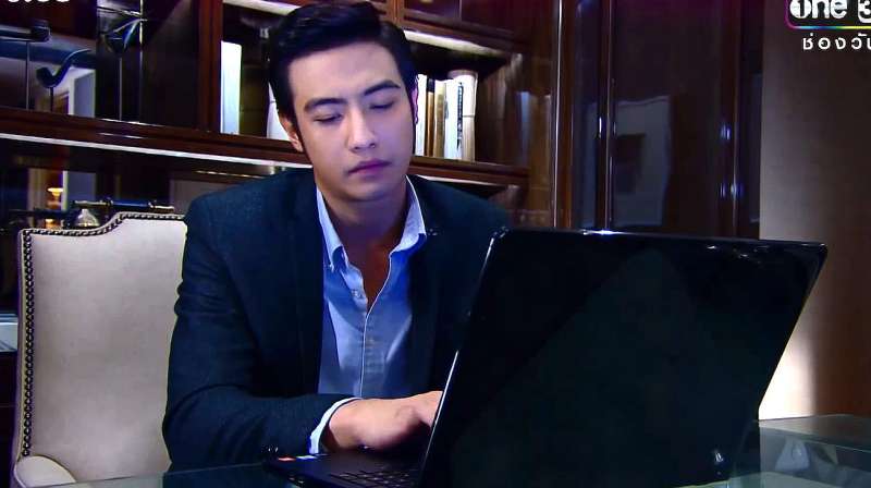 心机男拿到电脑,却始终打不开加密文件,看来只有小伙知道密码