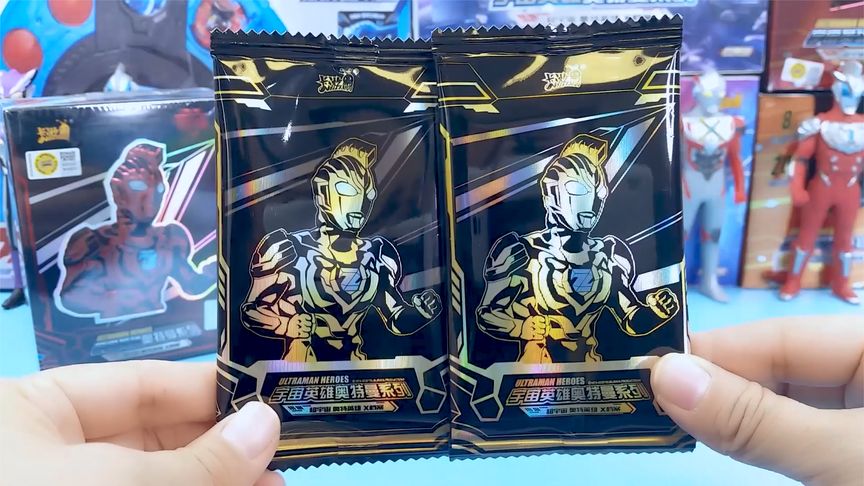 200元买奥特曼卡片黑钻版,会拆出哪些稀有卡片,超值吗?