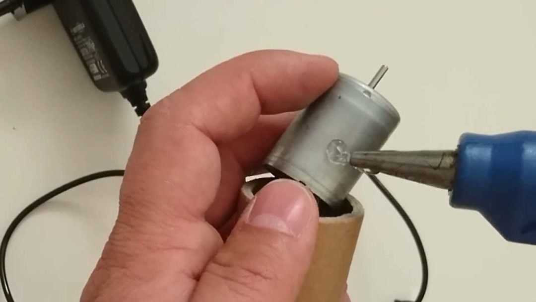 手工DIY创意小发明,看科技大神教你用纸筒制作实用小工具
