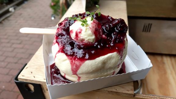 看看台湾街头。现做现卖的舒芙蕾怎么样?太有食欲了,真馋人