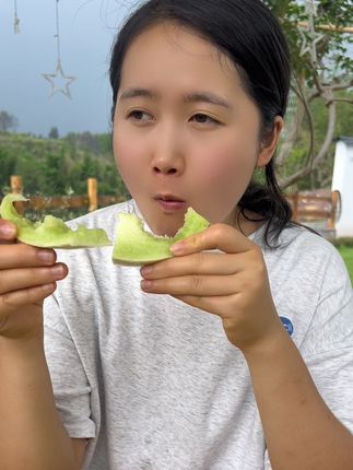 这个玉菇瓜真的百吃不腻,唯一的缺点就是皮有点厚,但是你收到多放...