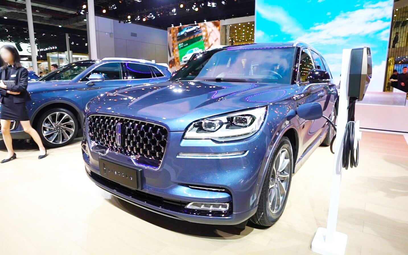 【2019上海车展】林肯首款插电混动7座SUV 体验林肯飞行家