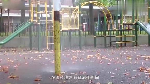 一吨水倒下去瞬间吸光,如果全用上这种混凝土,城市还会被水淹吗