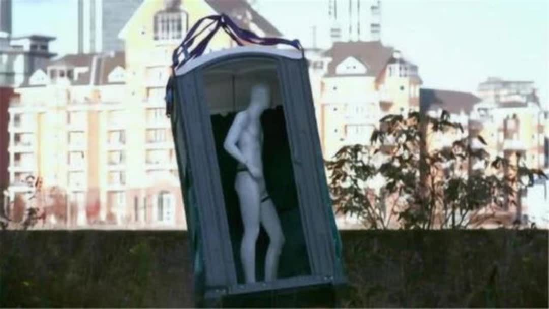 电梯坠落时,如果跳起来真能救命吗?动画演示全程,涨知识了